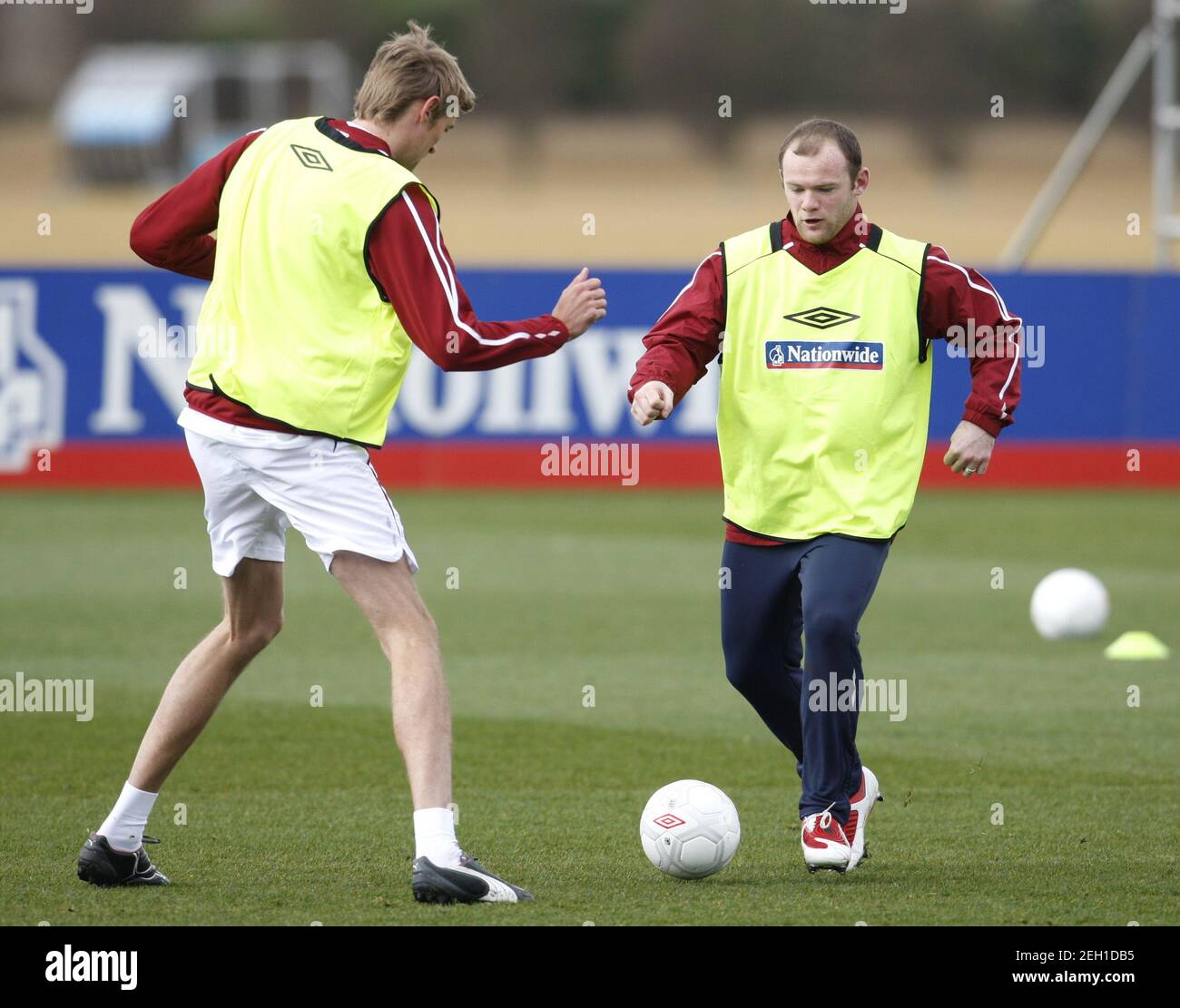 Peter crouch and wayne rooney hi-res stock photography and images - Alamy