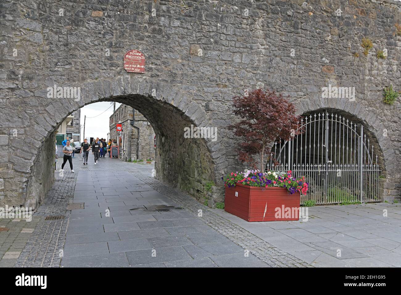 Galway spanish arch hi-res stock photography and images - Alamy