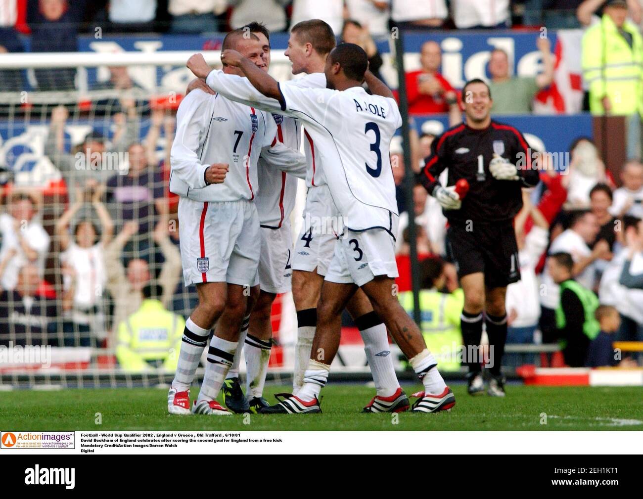 Beckham free kick greece hi-res stock photography and images - Alamy
