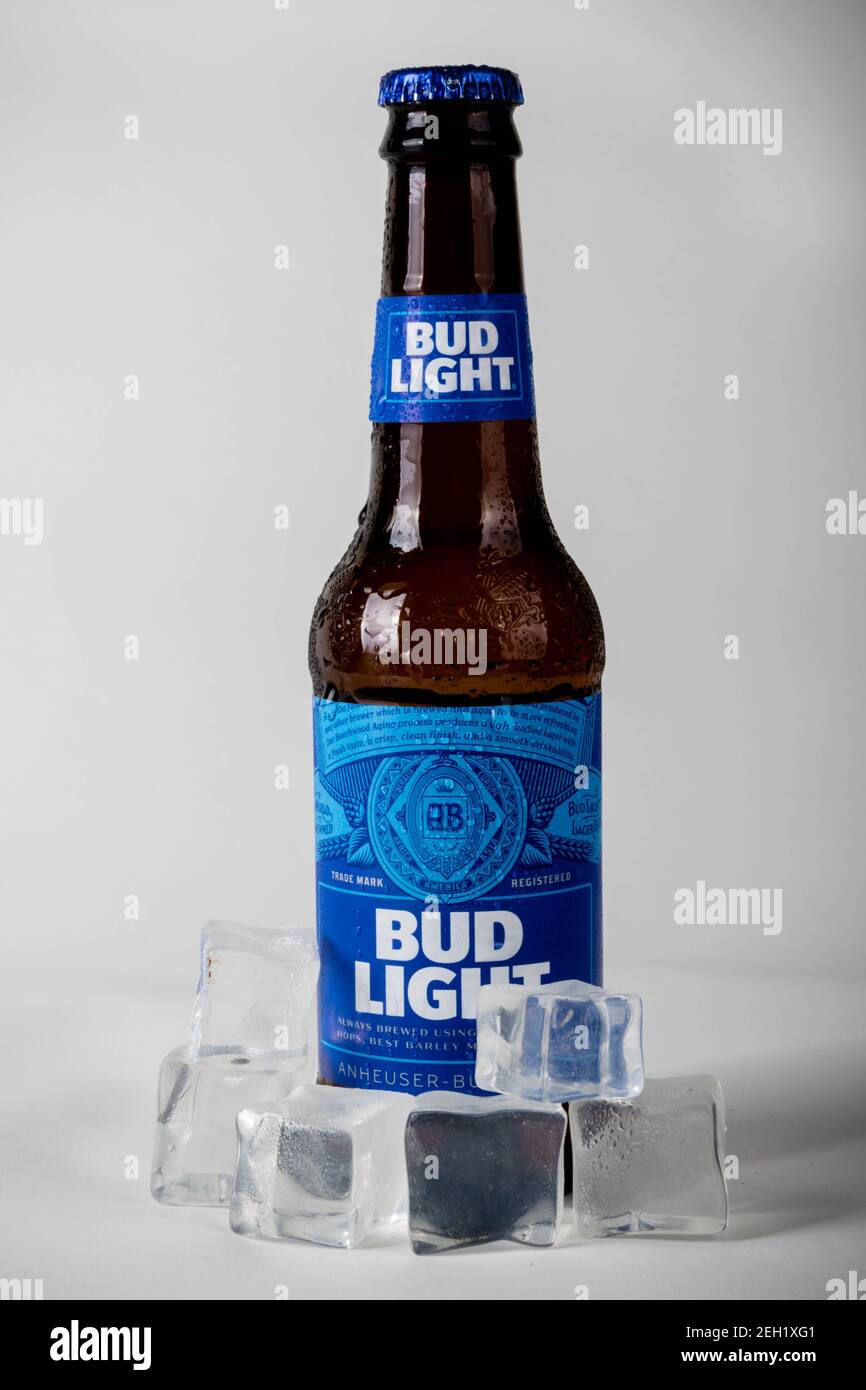 Bud ice bottle hi-res stock photography and images - Alamy
