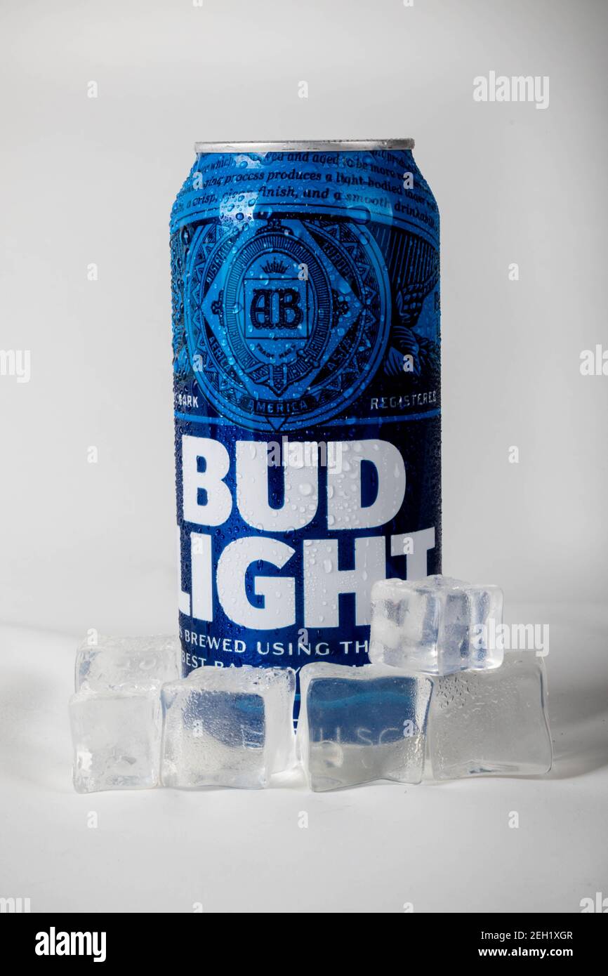 Ice cold beer can hi-res stock photography and images - Alamy