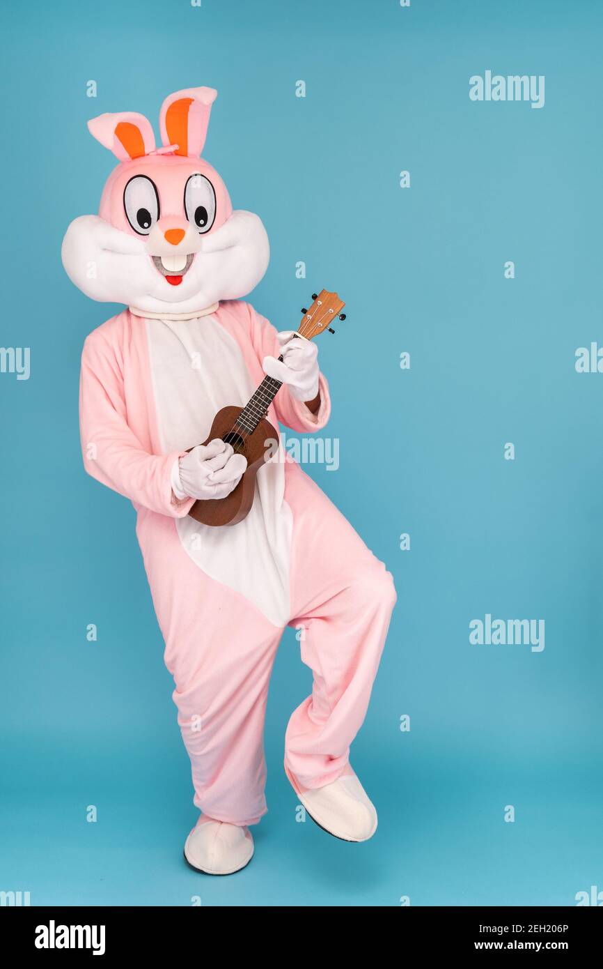 Life size stuffed easter bunny hi-res stock photography and images - Alamy