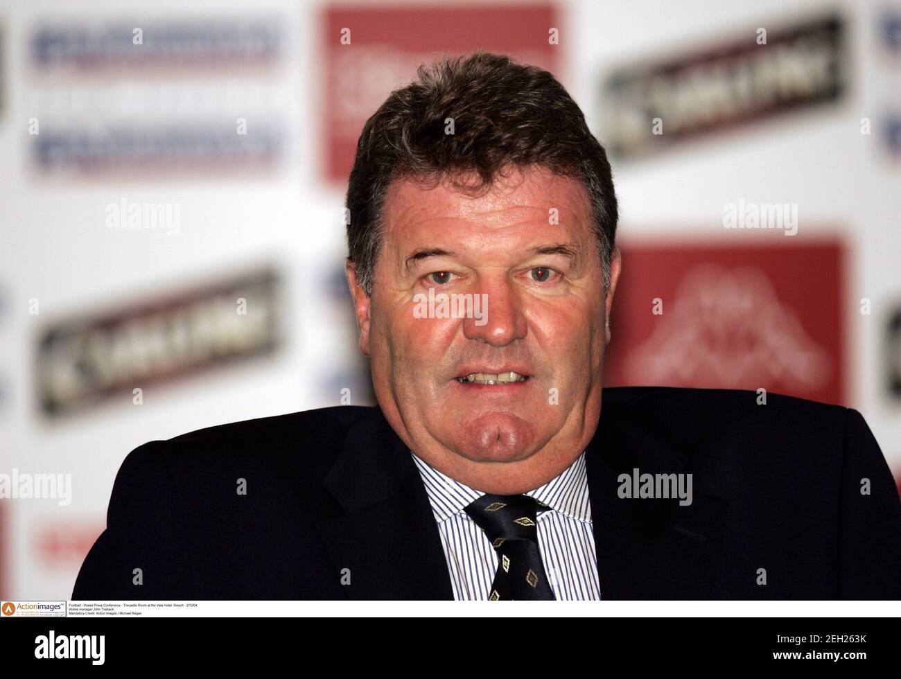 John toshack press conference vale resort hi-res stock photography and ...