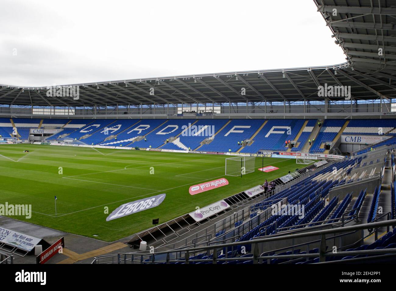 Sheffield united stadium view hi-res stock photography and images - Alamy