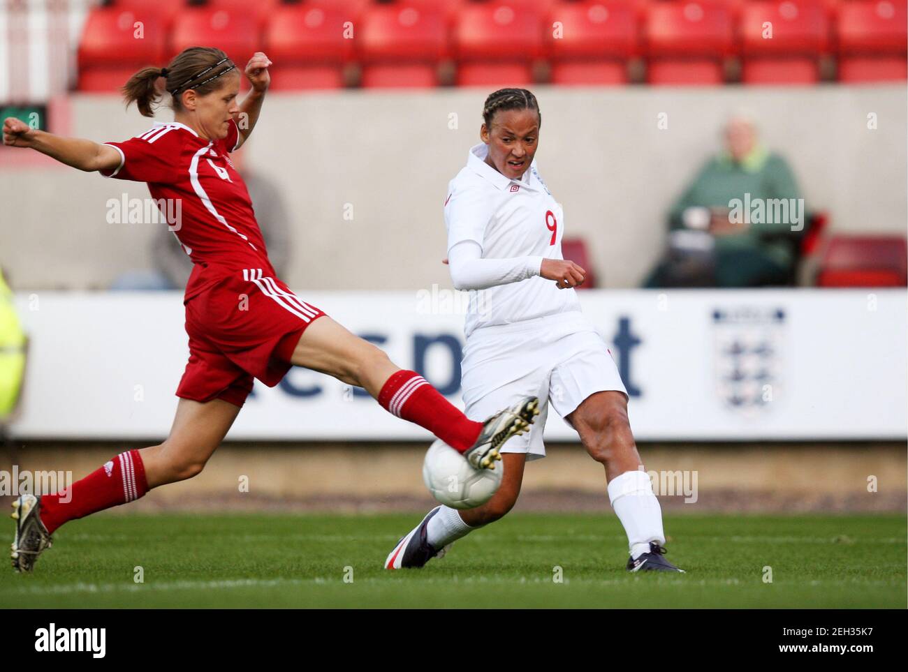 Lianne sanderson england hi-res stock photography and images - Alamy
