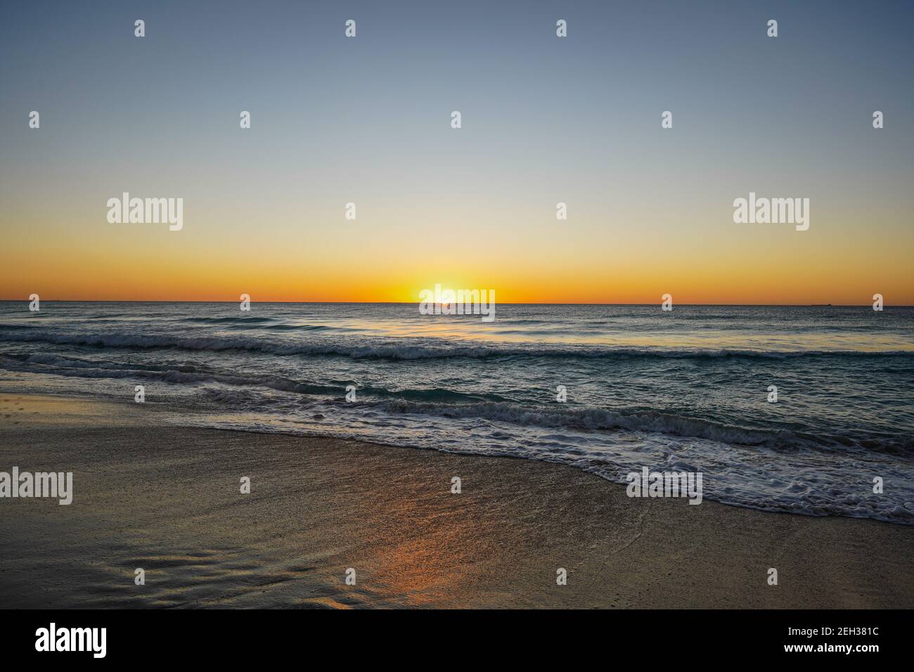 Beach sunset scarborough beach perth hi-res stock photography and ...