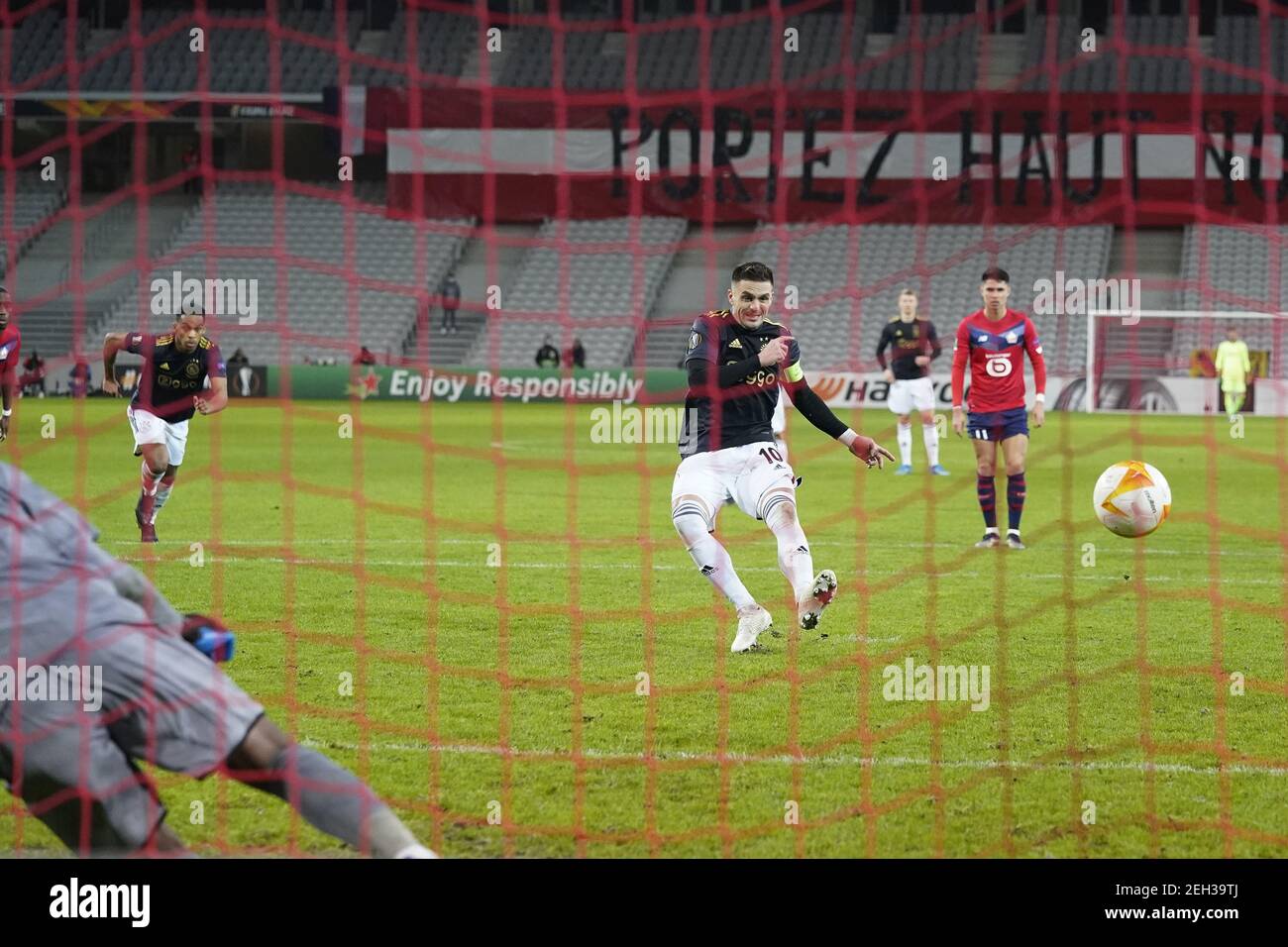 LILLE, FRANCE, 18-02-2021, Pierre-Mauroy Stadium, UEFA Europa League ...