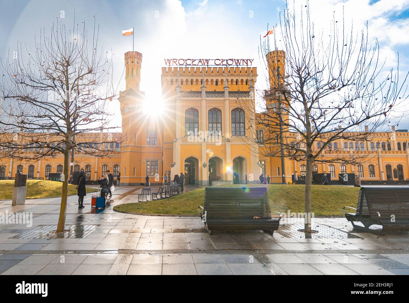 Wroclaw December 27 2019 Facade of main railway station at sunny morning Stock Photo - Alamy