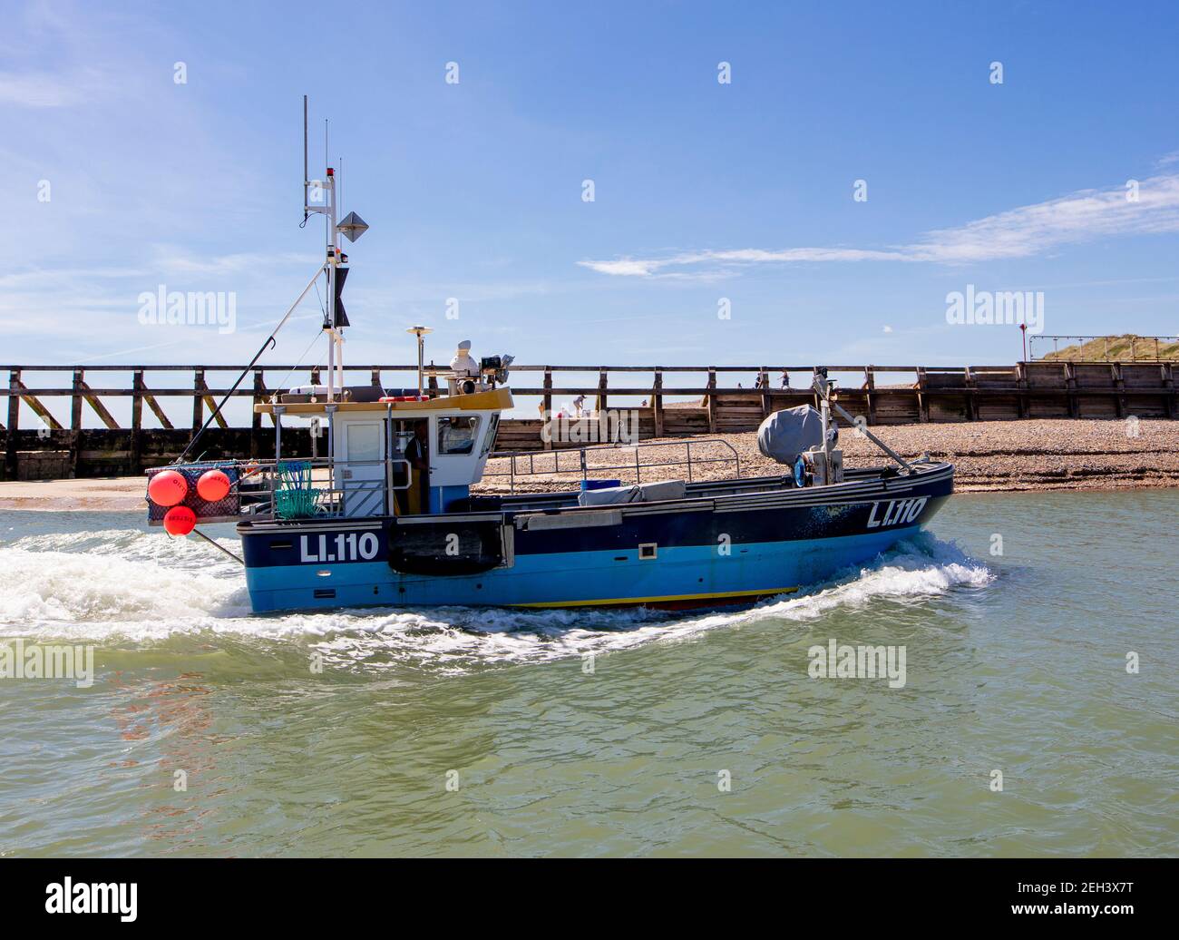 Littlehampton Beach Summer High Resolution Stock Photography and Images ...