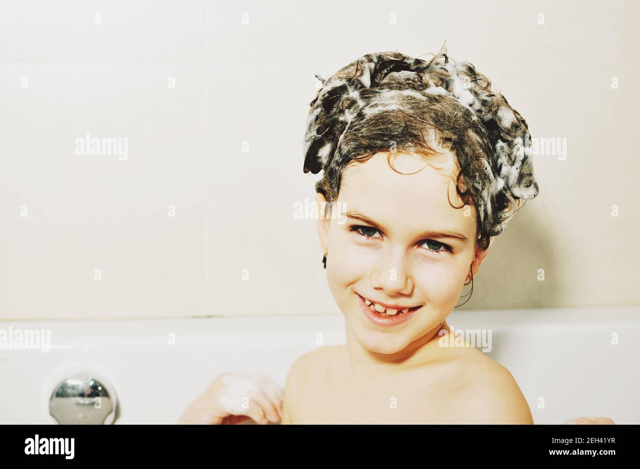 Shampoo head hi-res stock photography and images - Alamy