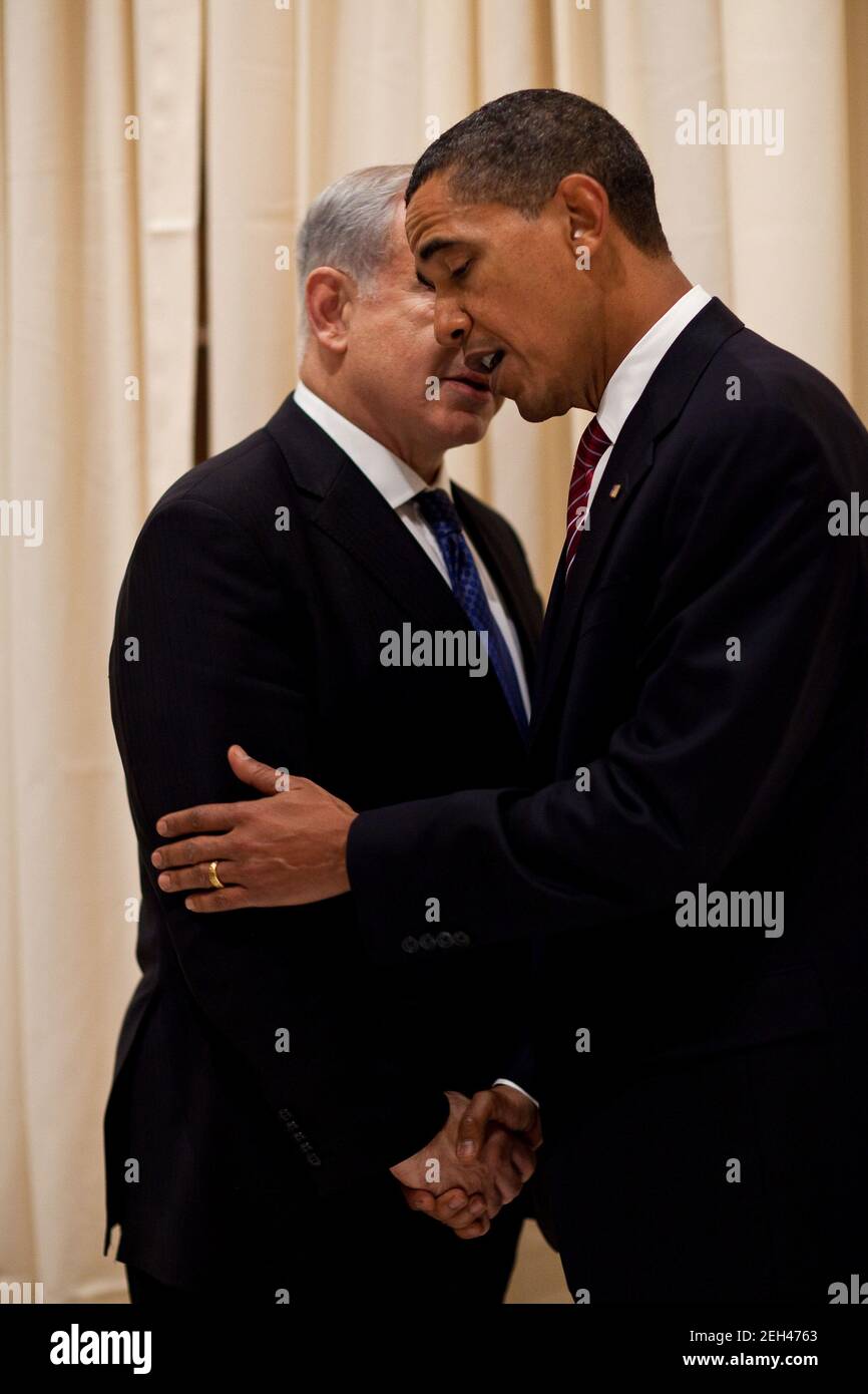 President Barack Obama greets Israeli Prime Minister Benjamin Netanyahu ...