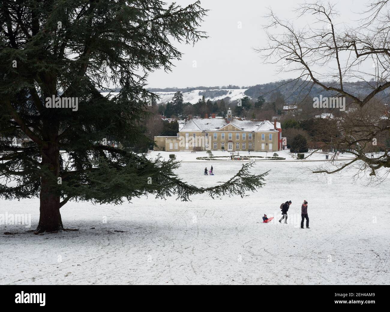 Reigate snow 2021 hi-res stock photography and images - Alamy