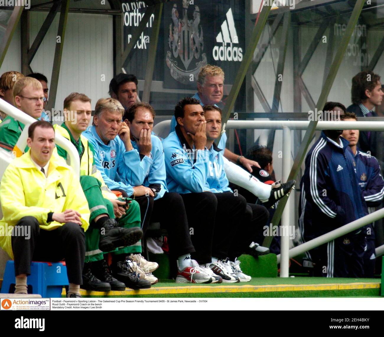 Ruud gullit on bench newcastle hi-res stock photography and images - Alamy