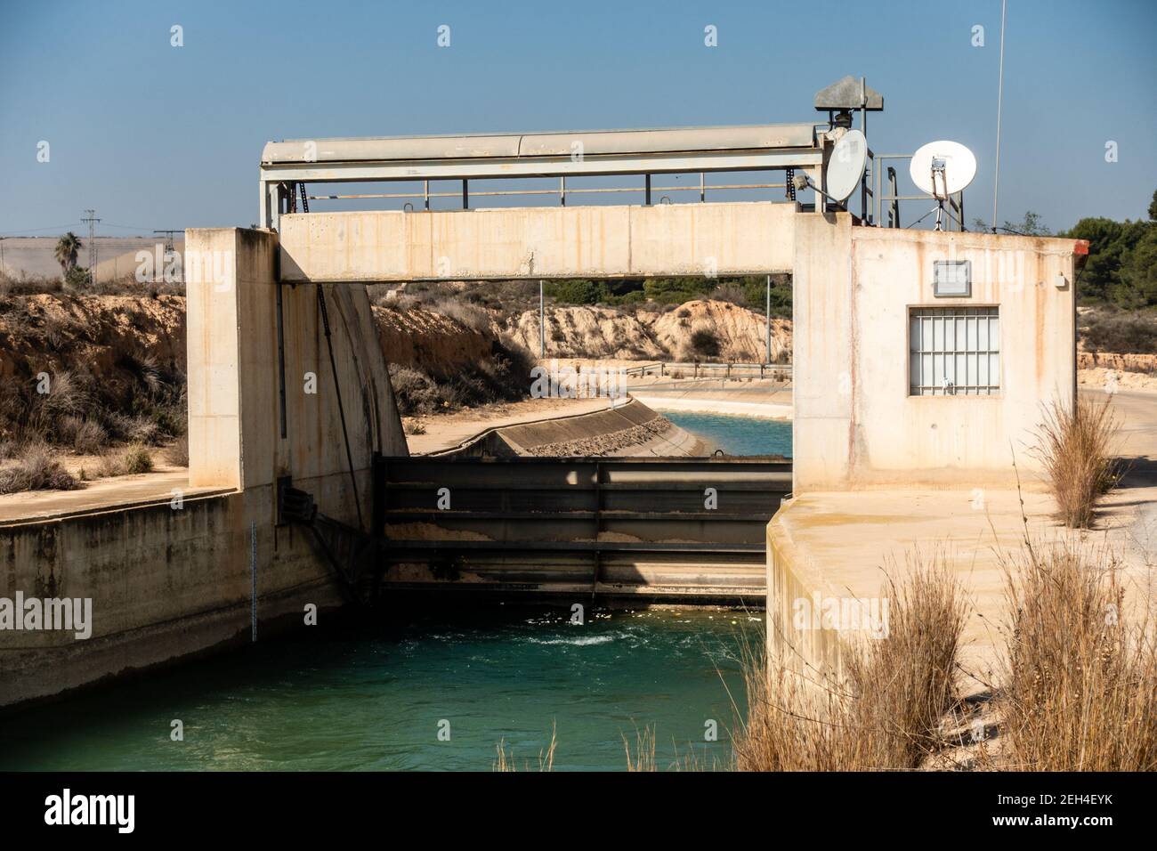 Sluice gate reservoir hi-res stock photography and images - Alamy