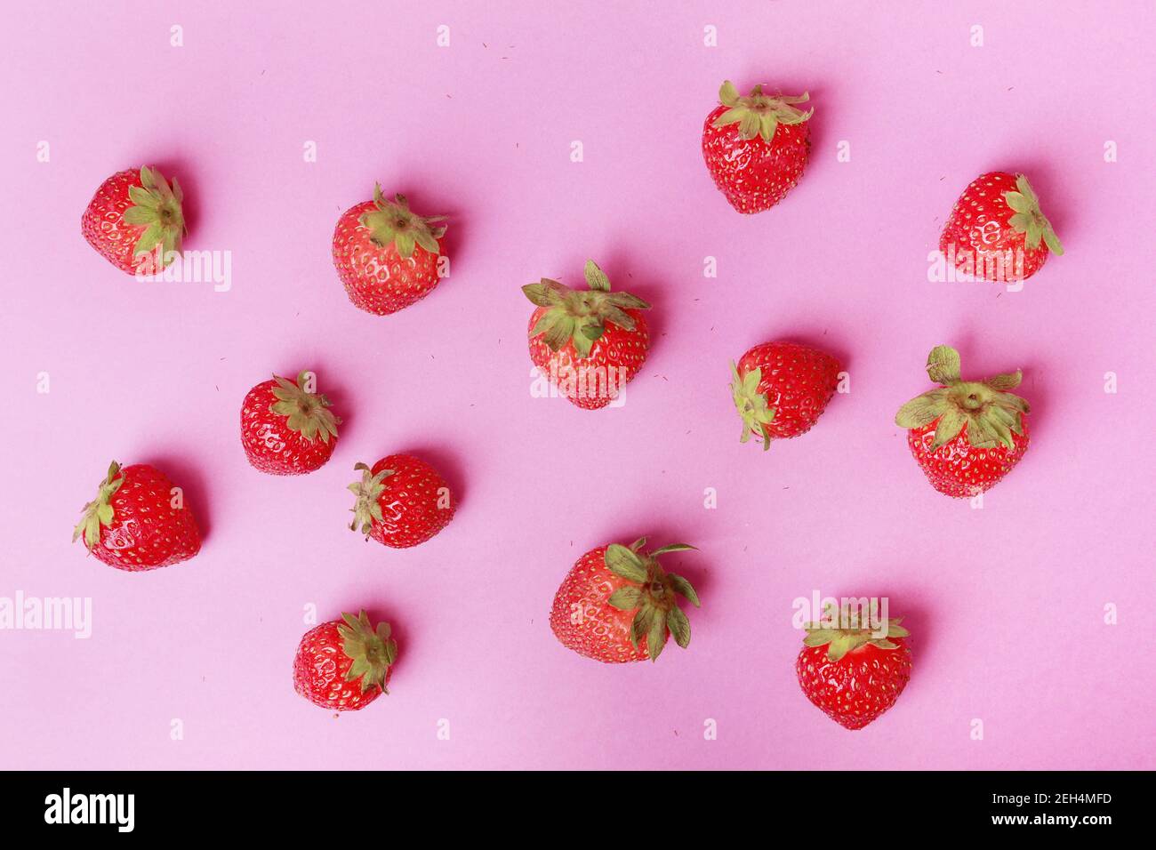 Wallpaper of strawberries hi-res stock photography and images - Alamy