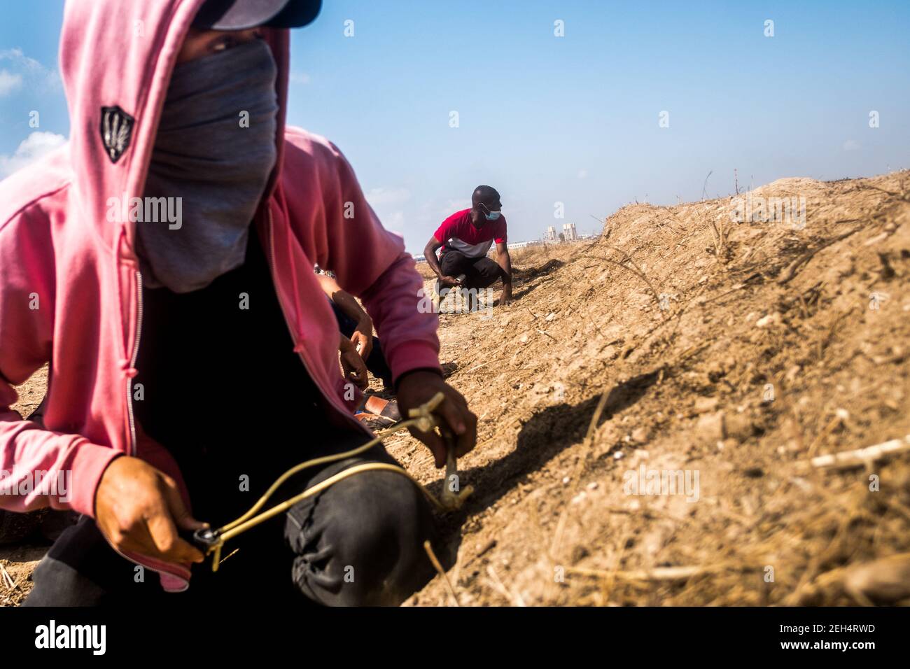 Stone thrower palestinians hi-res stock photography and images - Alamy