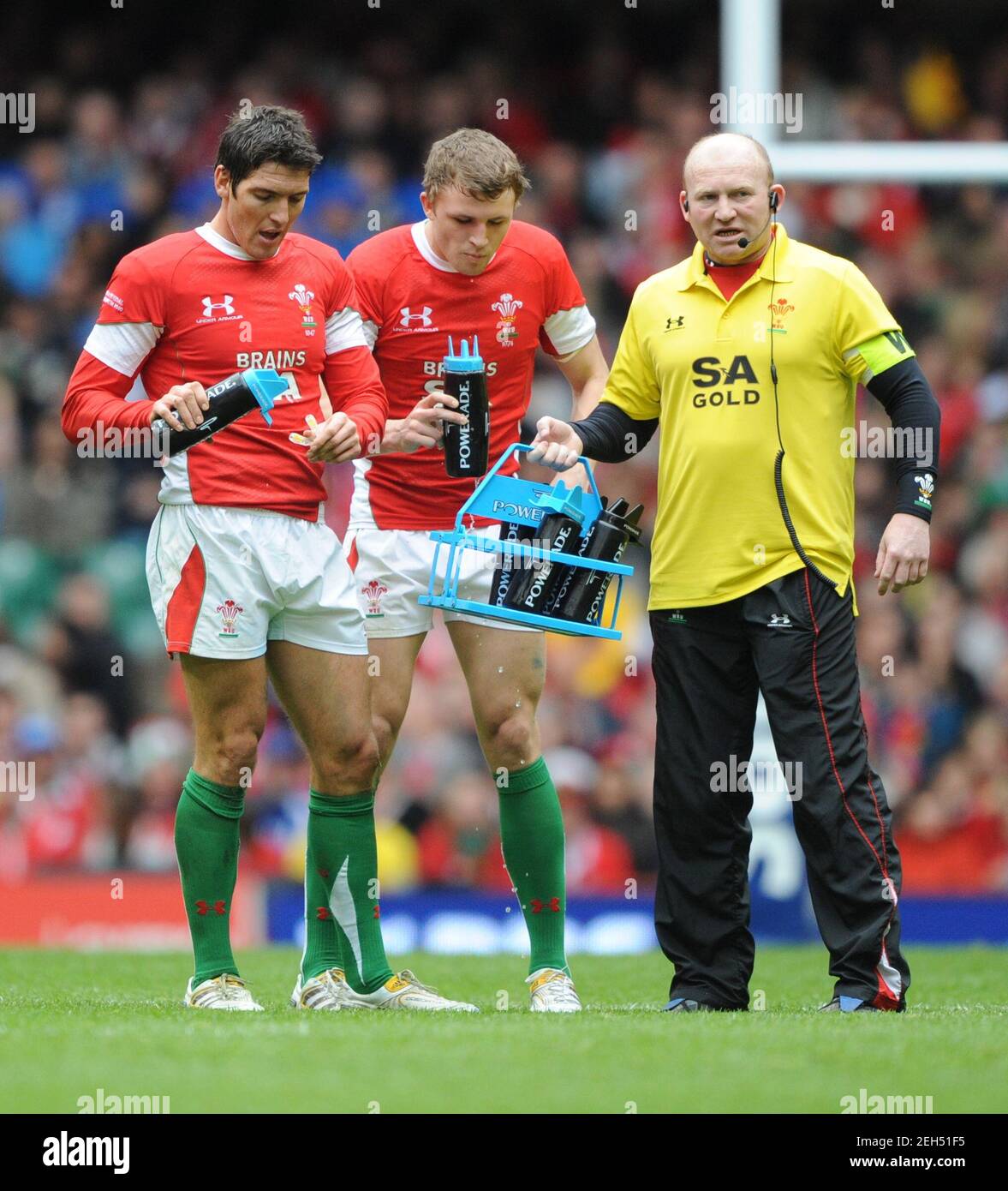 Neil jenkins rugby wales italy hi-res stock photography and images - Alamy