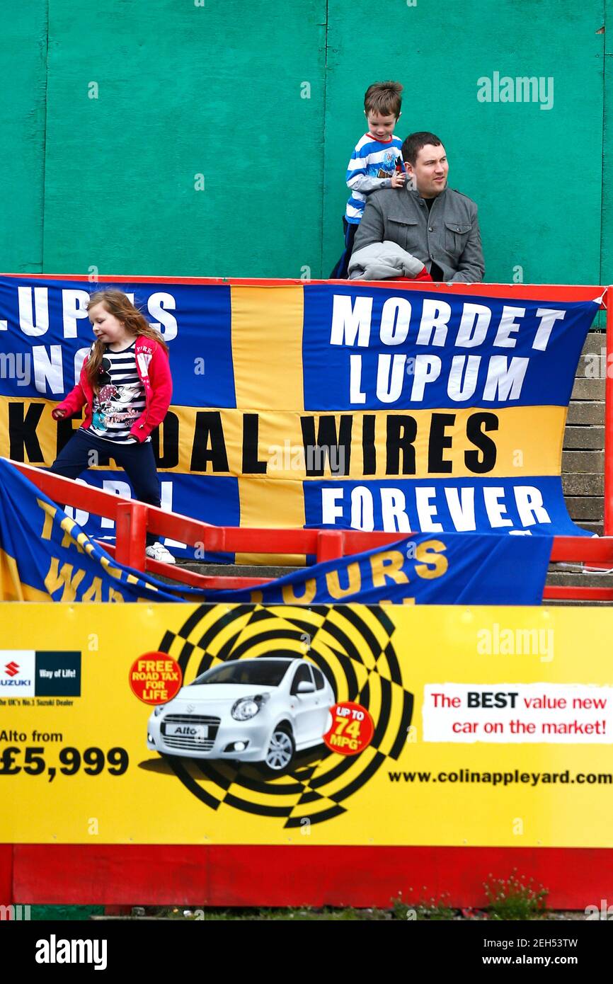 Wolves fans flag hi-res stock photography and images - Alamy