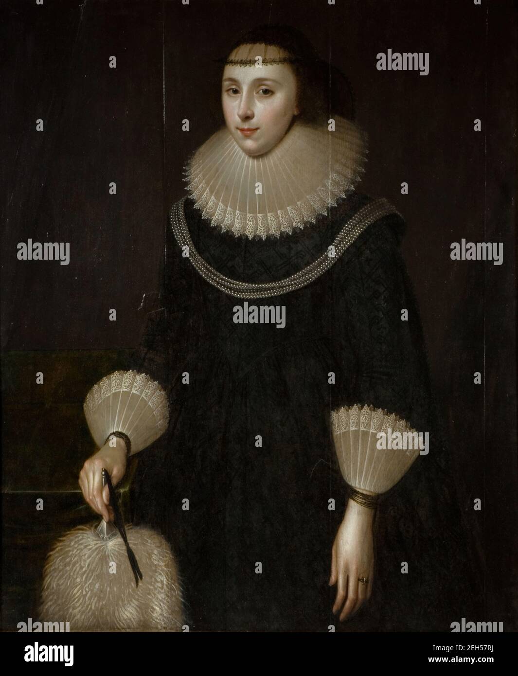 Portrait of a lady with a fan hi-res stock photography and images - Alamy