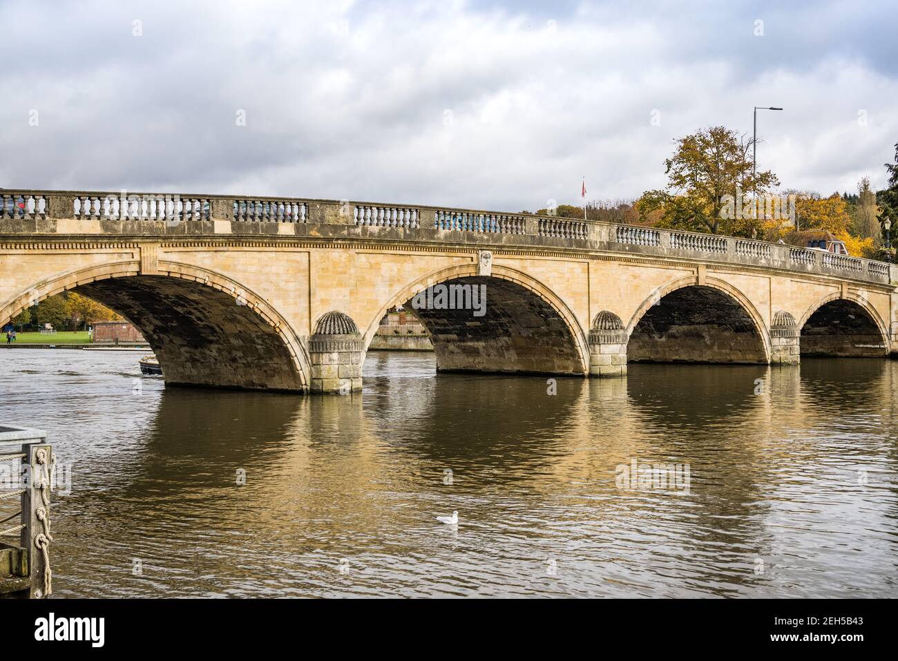 Henley Bridge Landscape High Resolution Stock Photography and Images ...