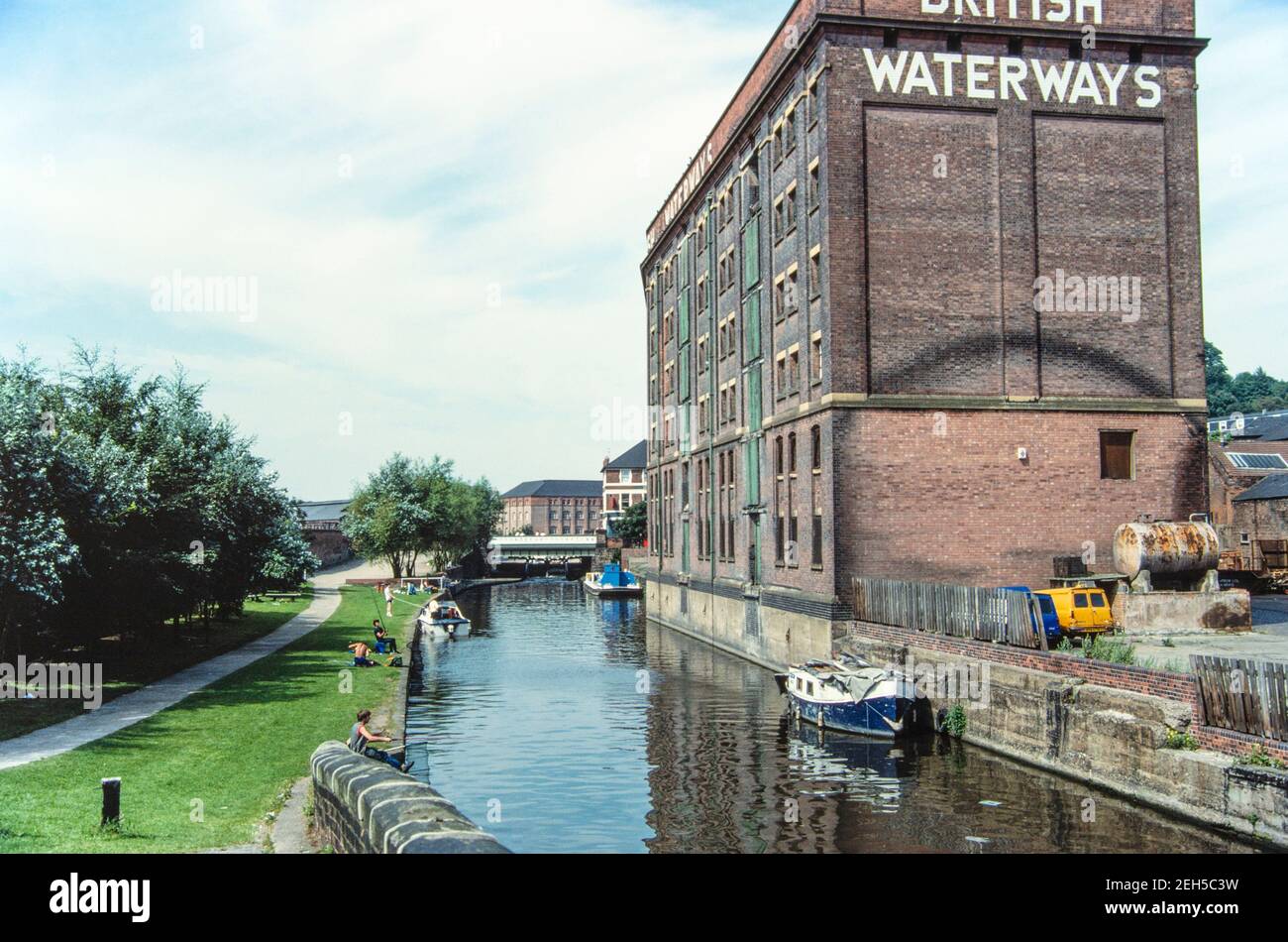 1988 Nottingham British Waterways building alongside the canal through ...
