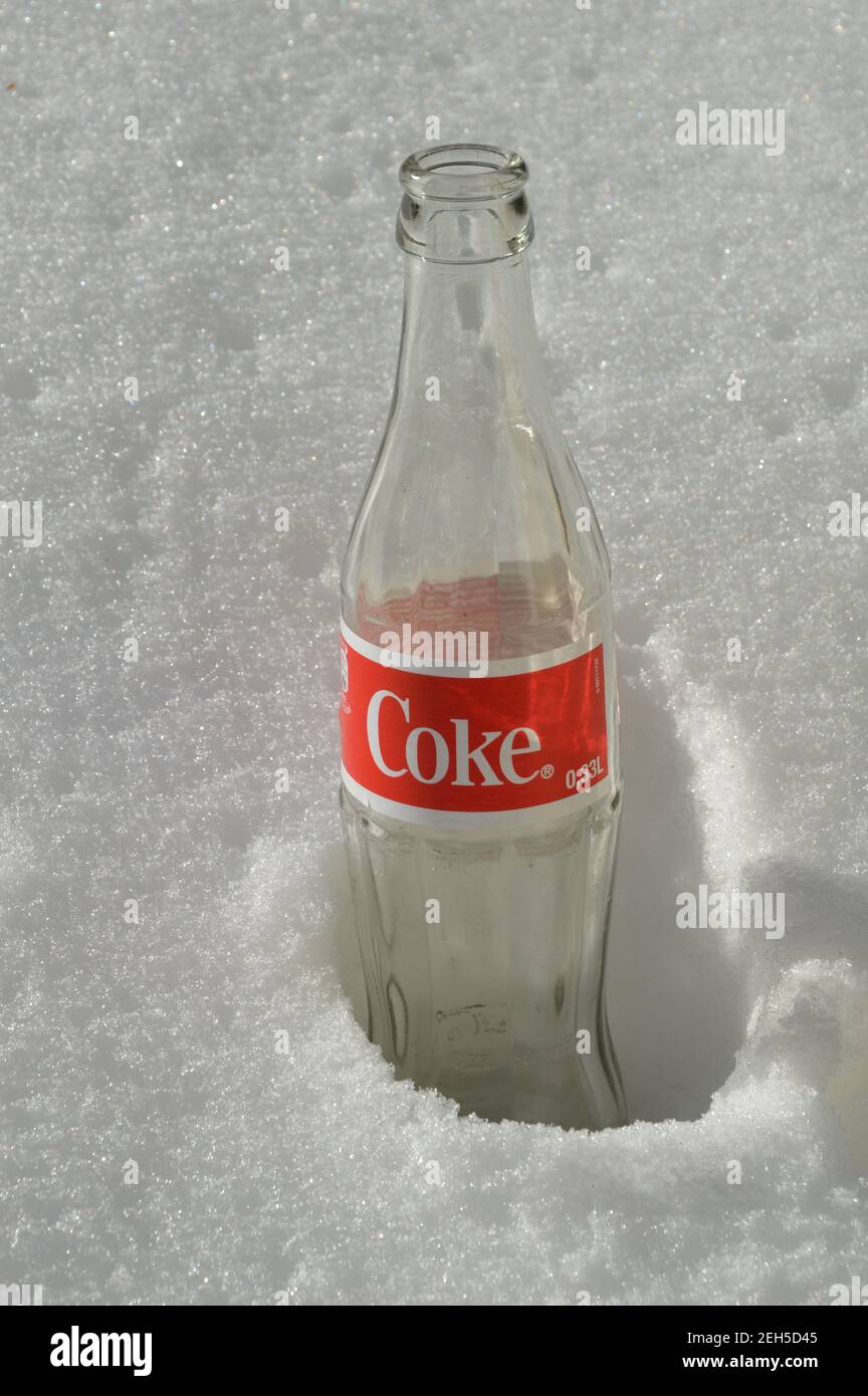 Ice cooled hi-res stock photography and images - Alamy