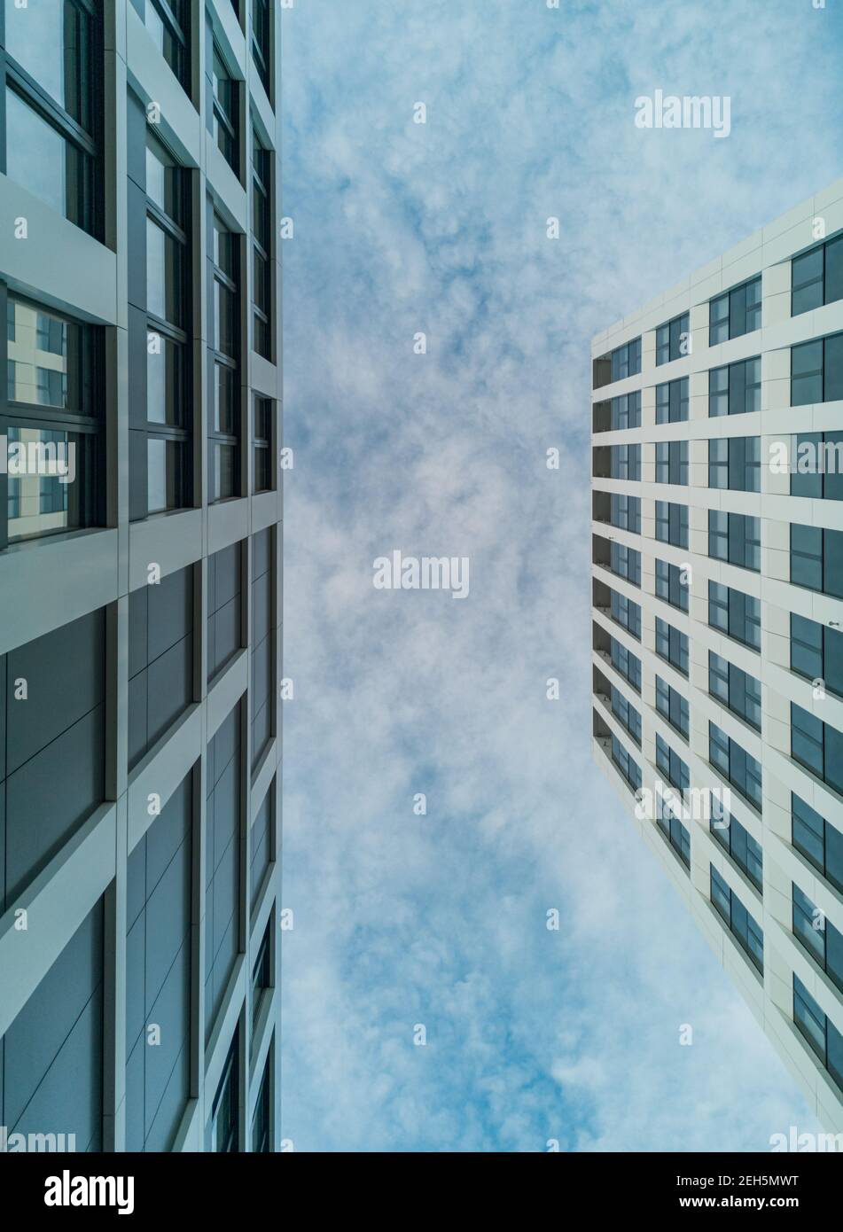 Two buildings upward view hi-res stock photography and images - Alamy