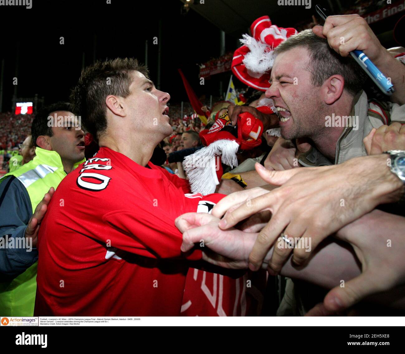 Ataturk olympic stadium liverpool fans hi-res stock photography and ...