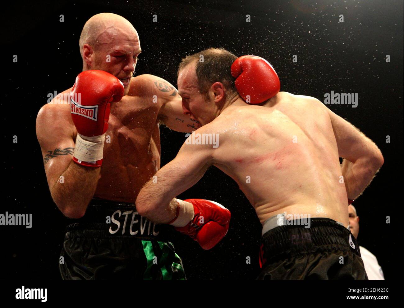 Sport boxing action brian magee hi-res stock photography and images - Alamy