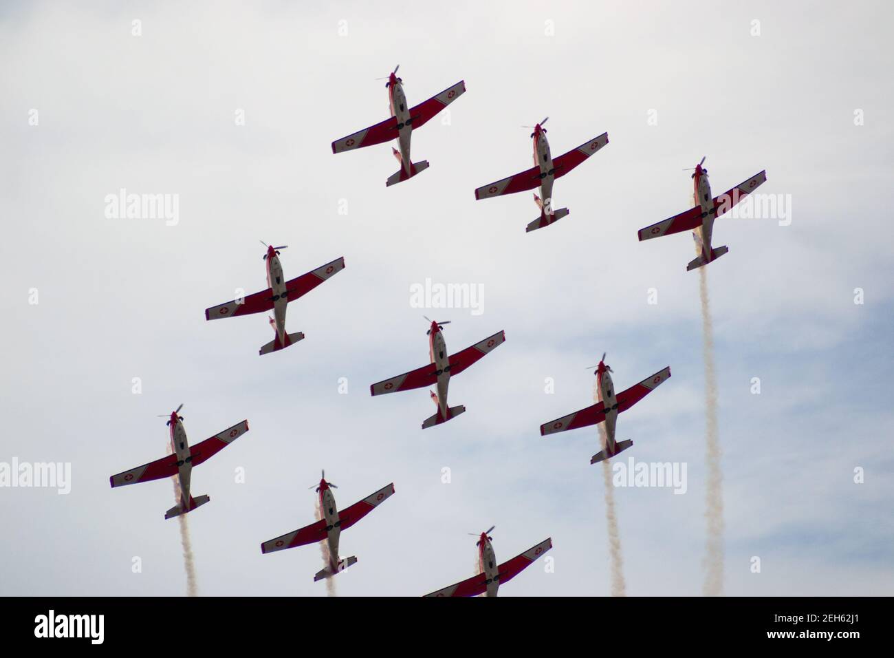 war plane flying in formation Stock Photo - Alamy