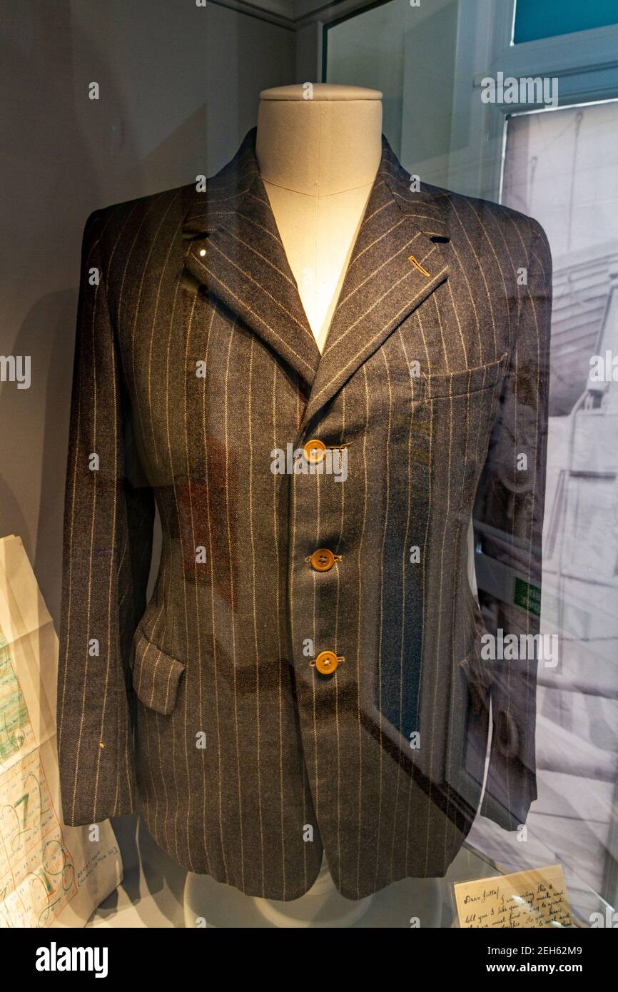 Demob jacket hi-res stock photography and images - Alamy