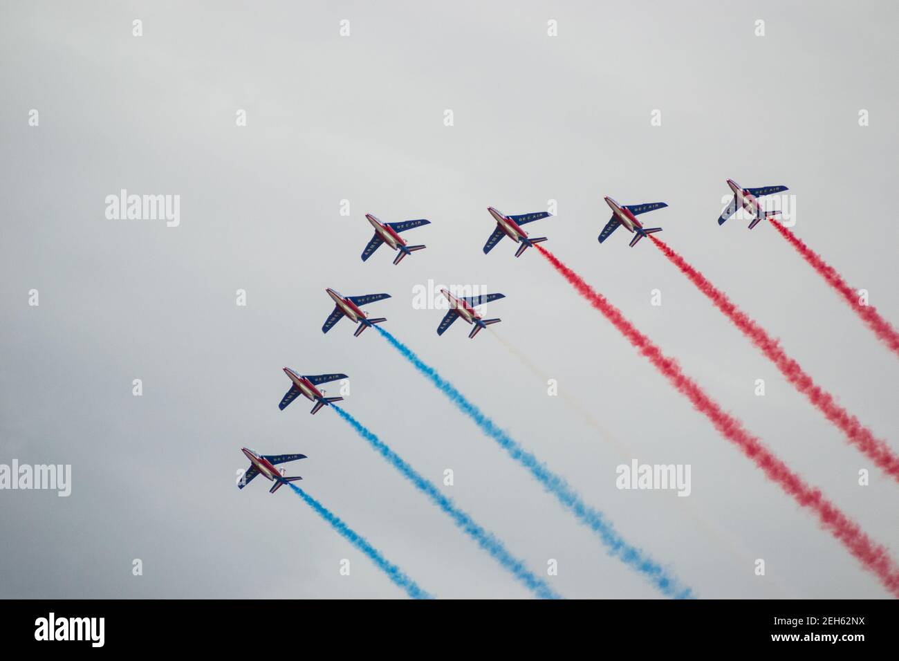 war plane flying in formation Stock Photo - Alamy