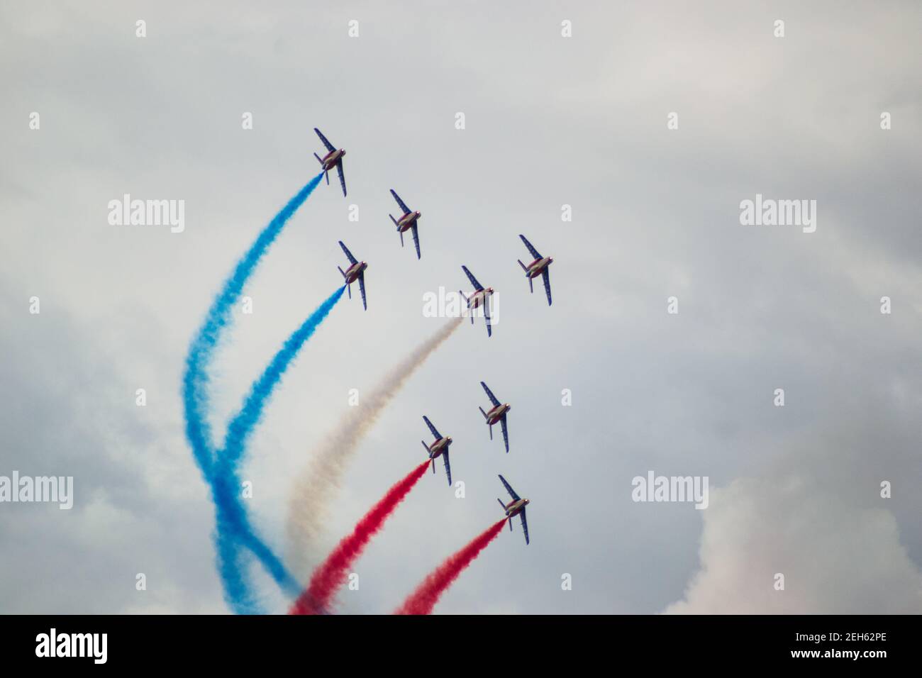 war plane flying in formation Stock Photo - Alamy