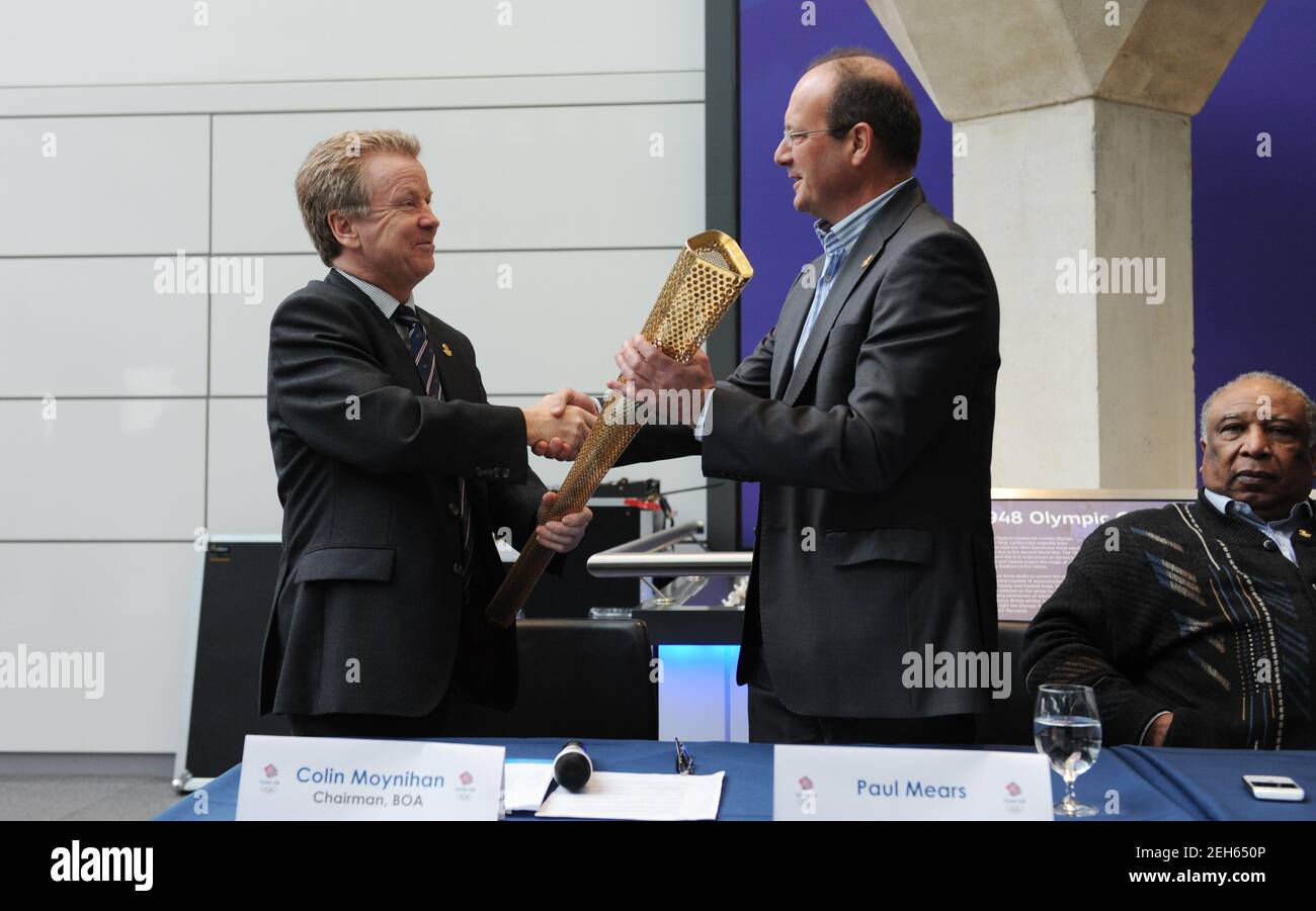 Paul mears torch hi-res stock photography and images - Alamy