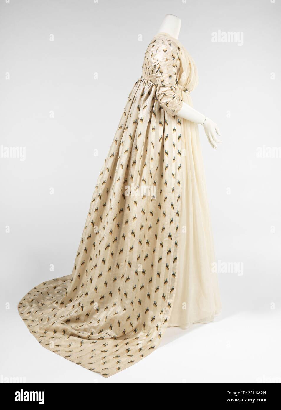 Overdress hi-res stock photography and images - Alamy