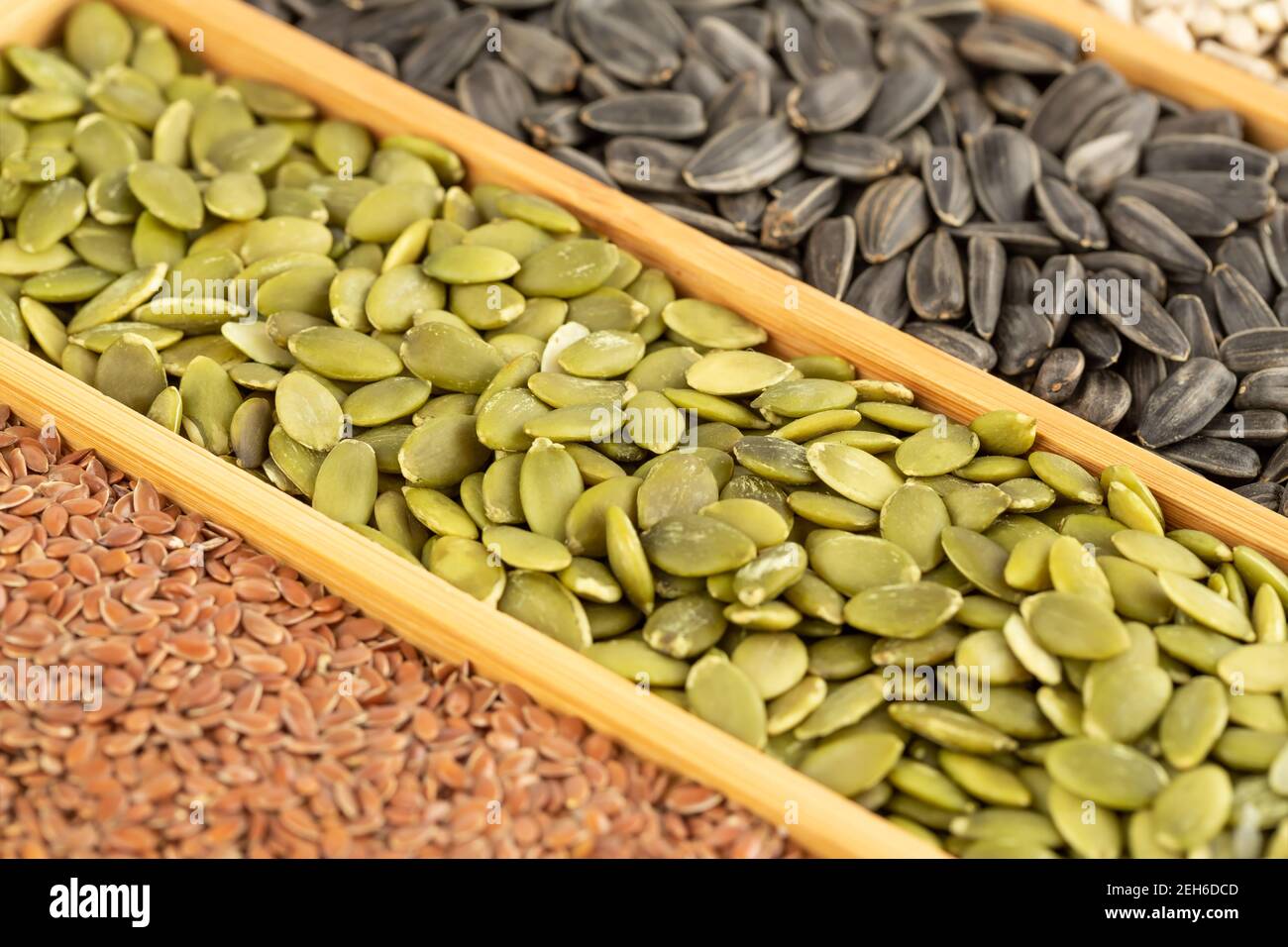 Box seeds hi-res stock photography and images - Alamy