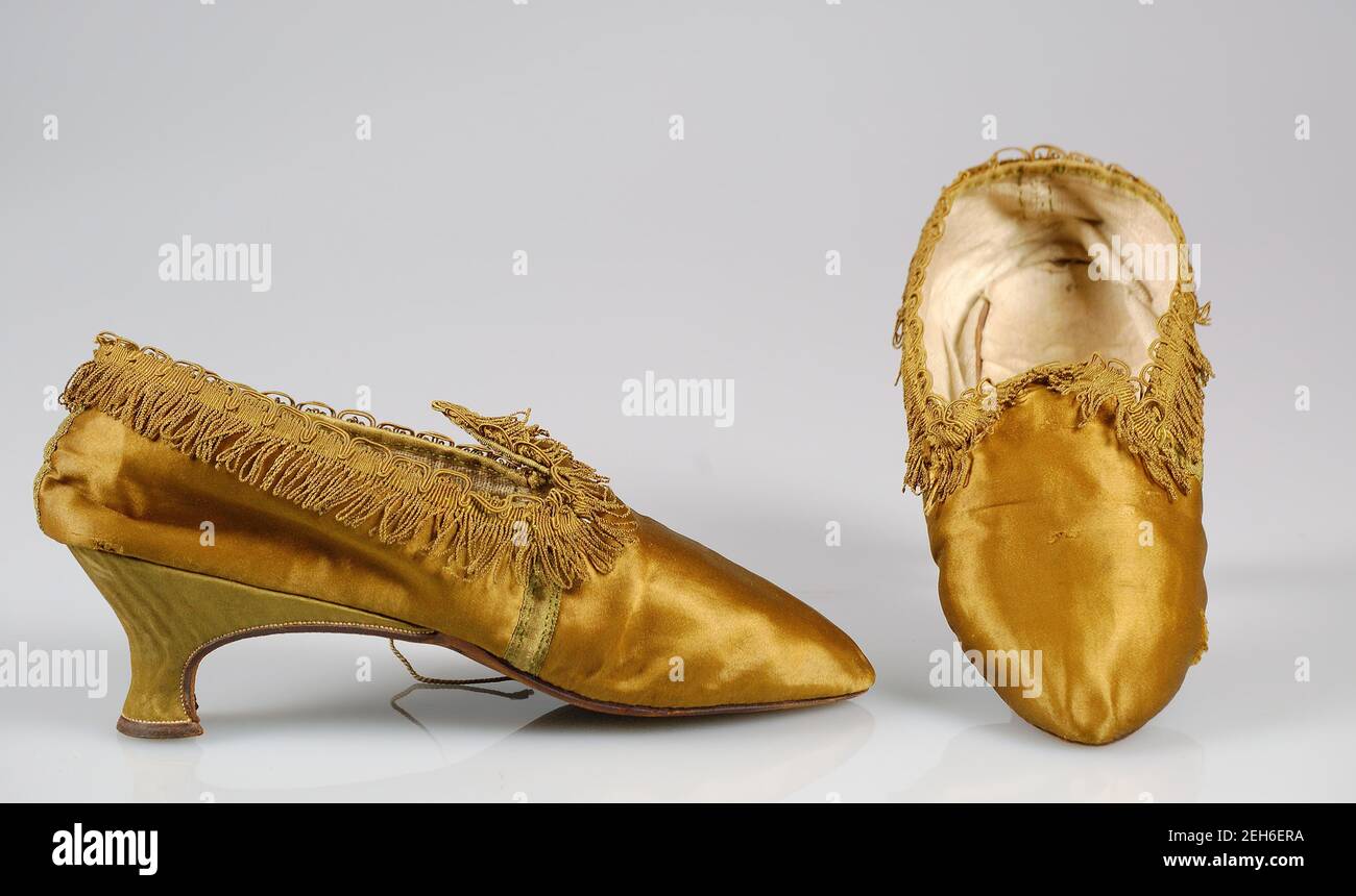 European golden shoe hi-res stock photography and images - Alamy