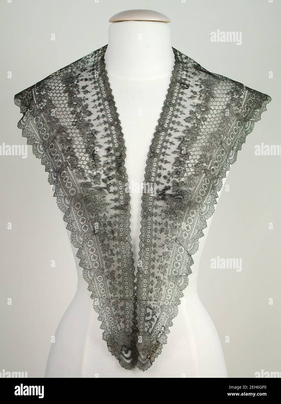 Fichu hi-res stock photography and images - Alamy