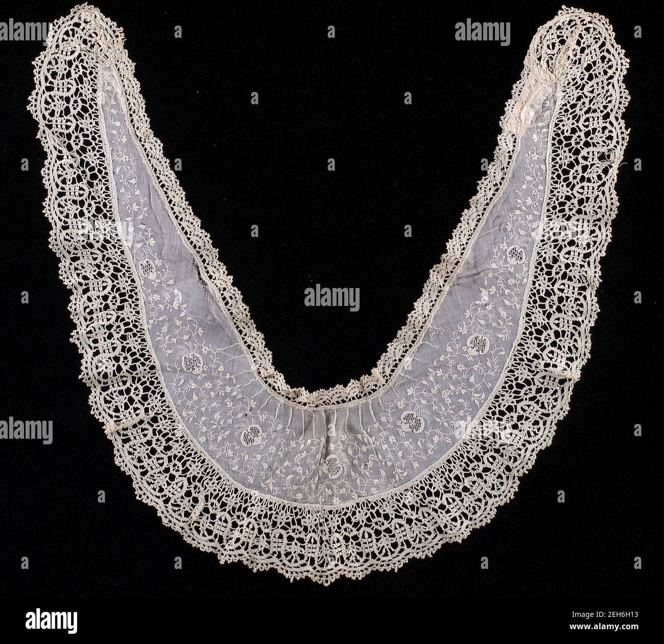 Linen fichu hi-res stock photography and images - Alamy