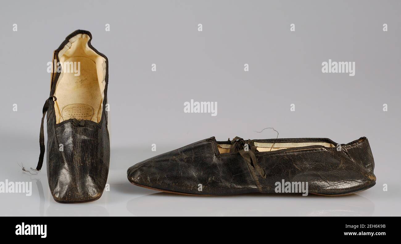 French slippers hi-res stock photography and images - Alamy