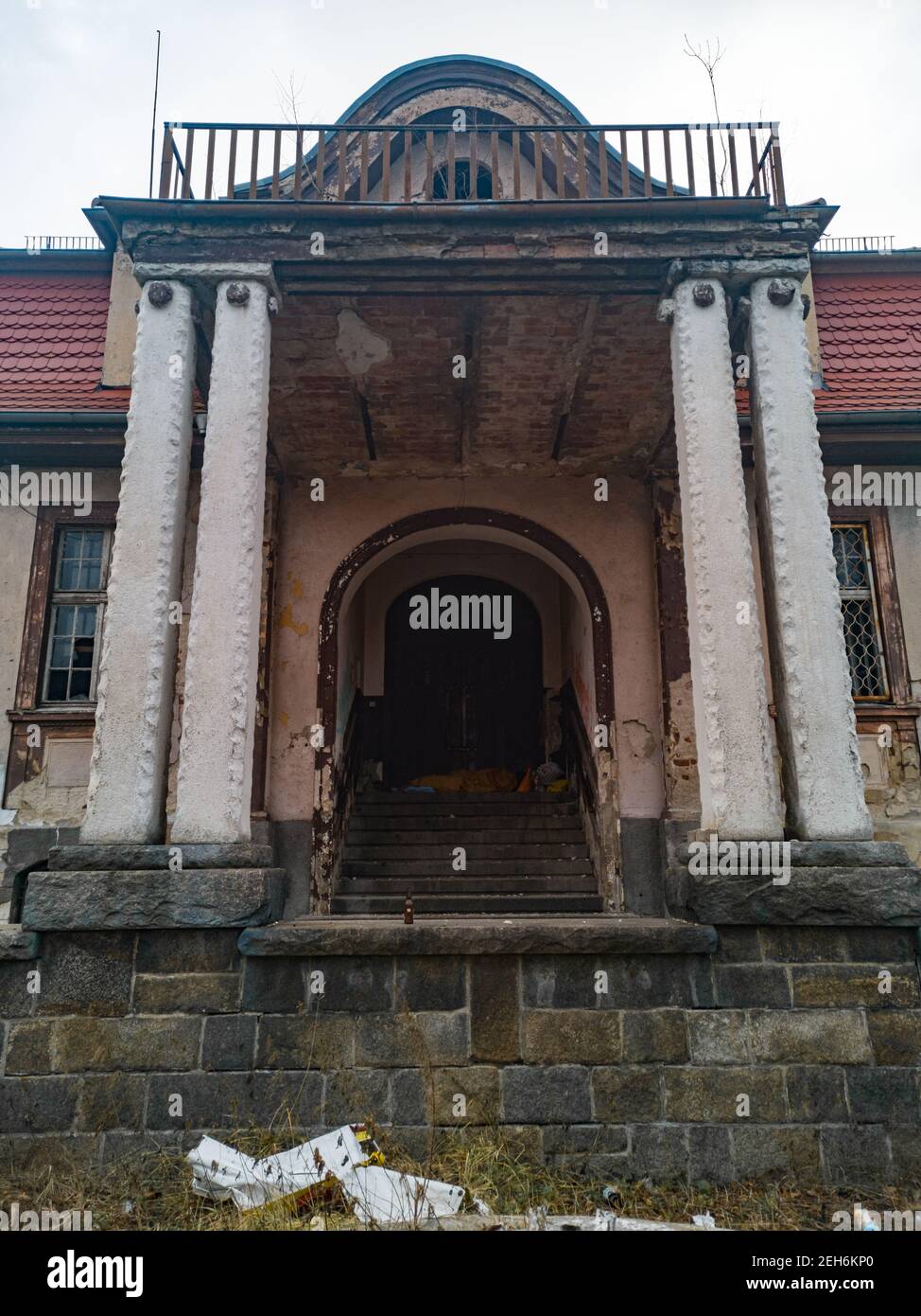 Front facade of ruins of old residence Stock Photo - Alamy