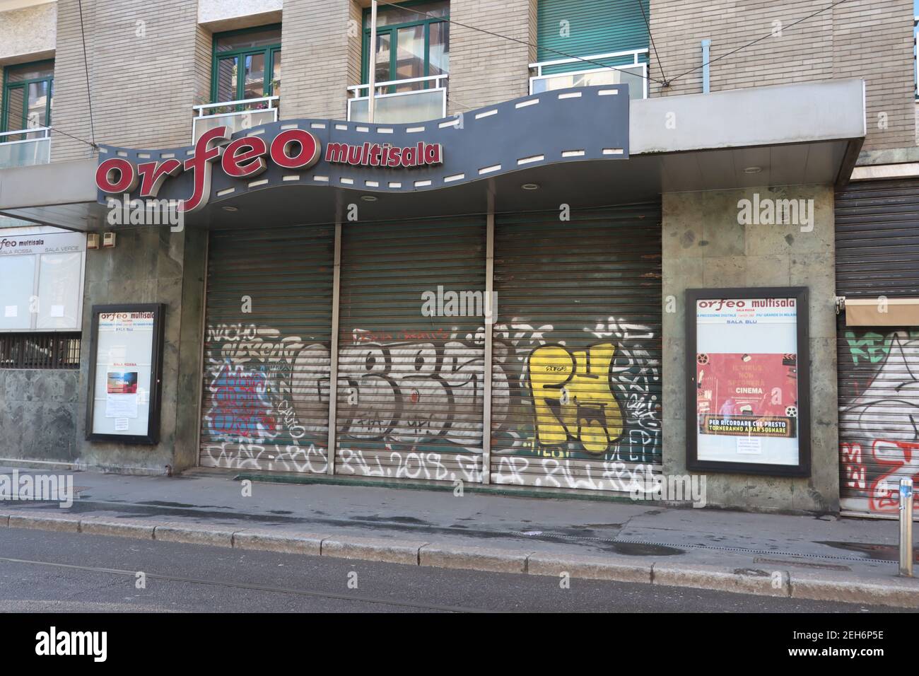Cinema exterior empty sign hi-res stock photography and images - Alamy