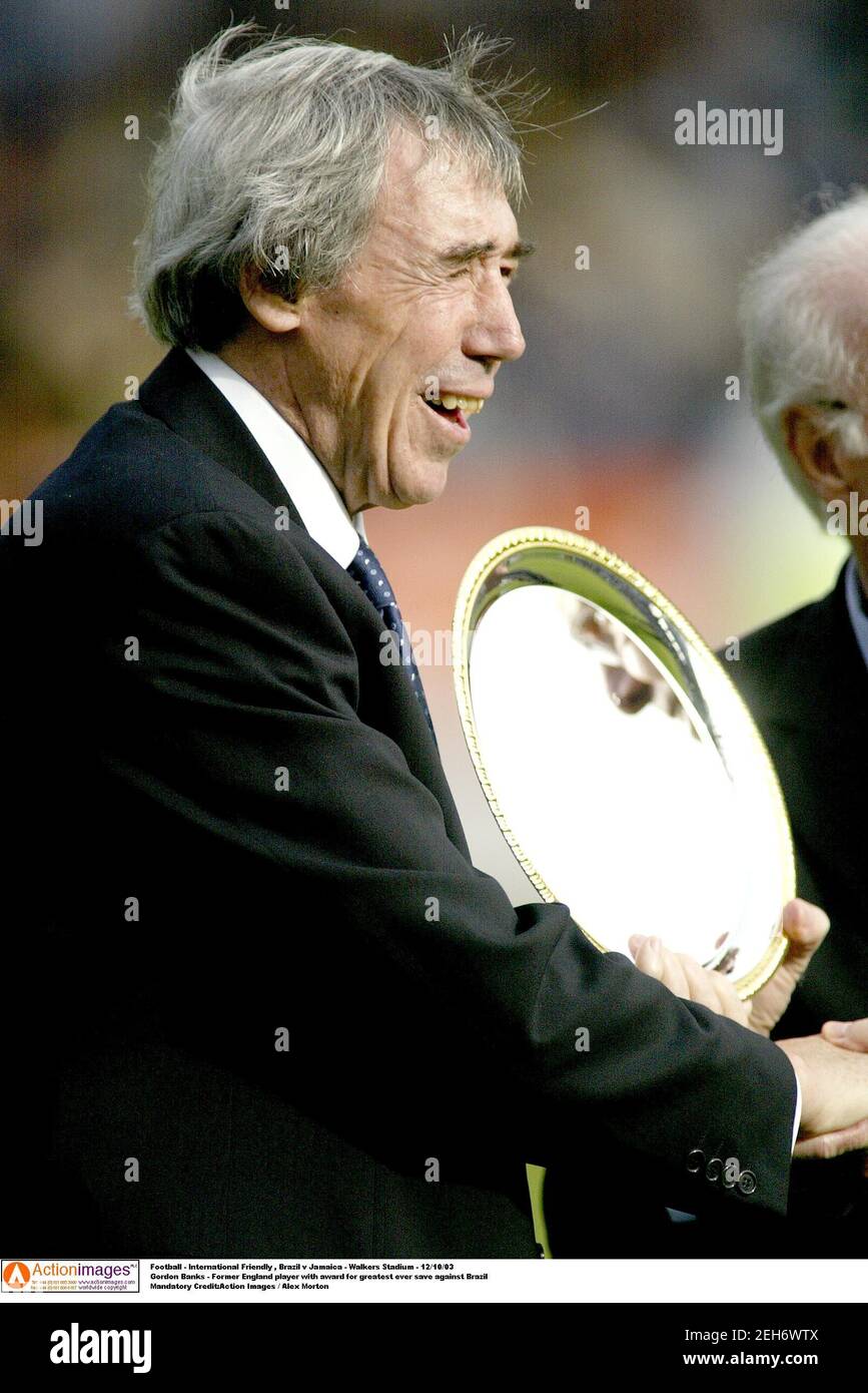 Gordon banks save brazil hi-res stock photography and images - Alamy