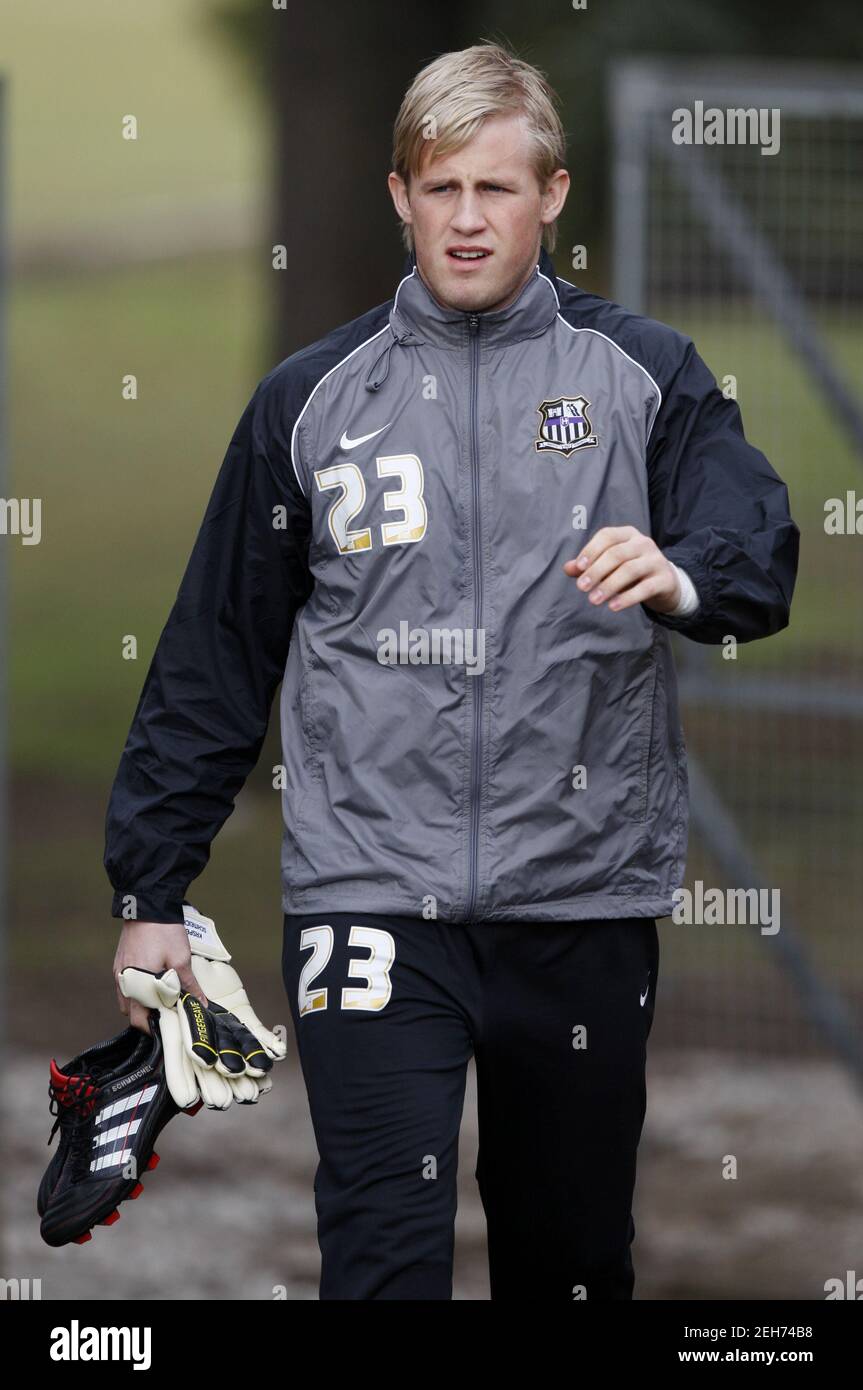 Kasper schmeichel and peter schmeichel hi-res stock photography and ...
