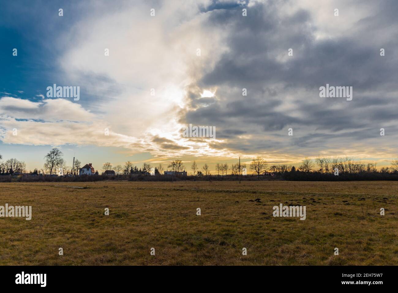 Huge clouds over fields hi-res stock photography and images - Alamy