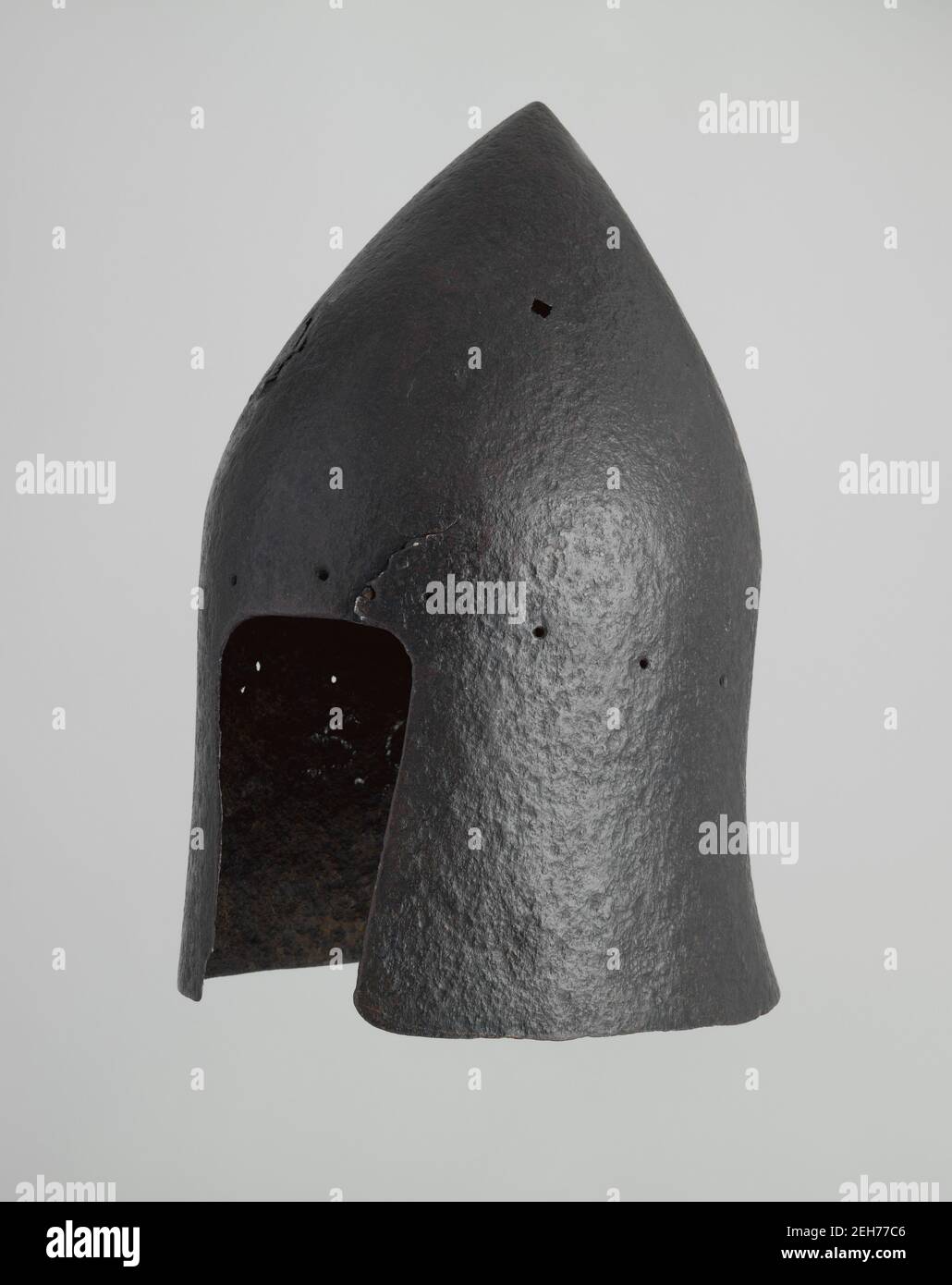 Bascinet helmet hi-res stock photography and images - Alamy