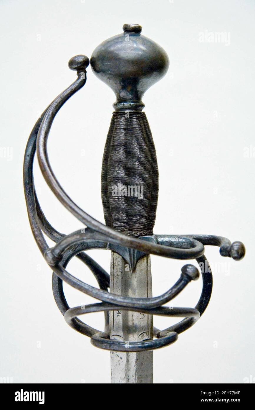 16th century rapier sword hi-res stock photography and images - Alamy