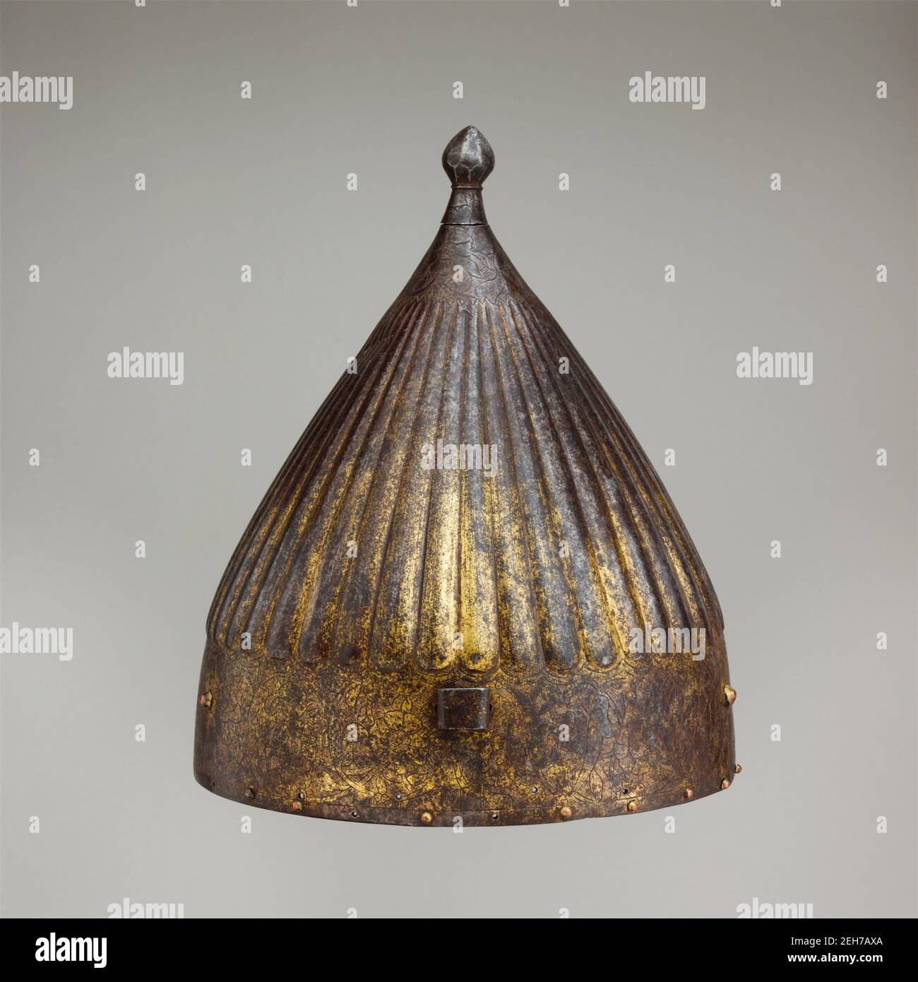 Turkish armour helmet 16th century hi-res stock photography and images ...