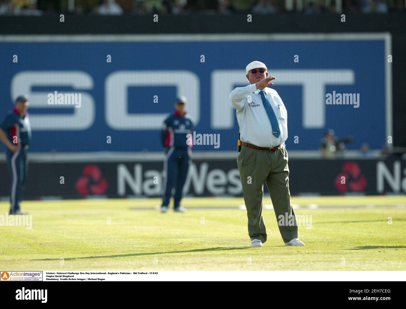 David Shepherd Cricket Umpire High Resolution Stock Photography and ...