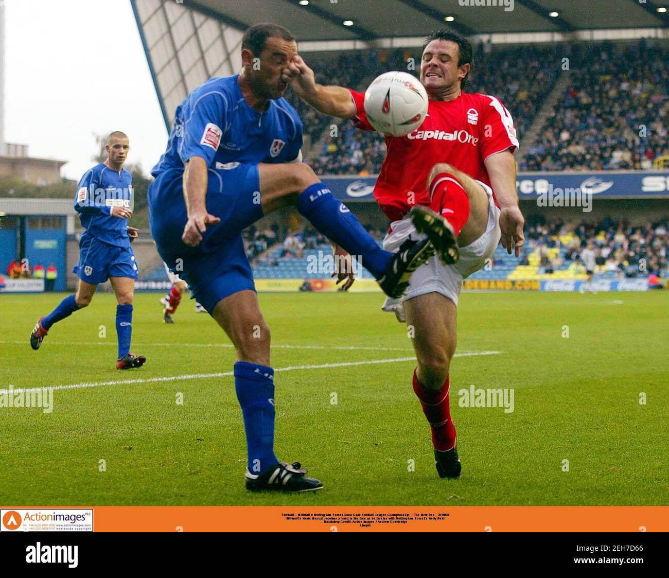Millwalls kevin muscat and nottingham forests andy reid hi-res stock ...